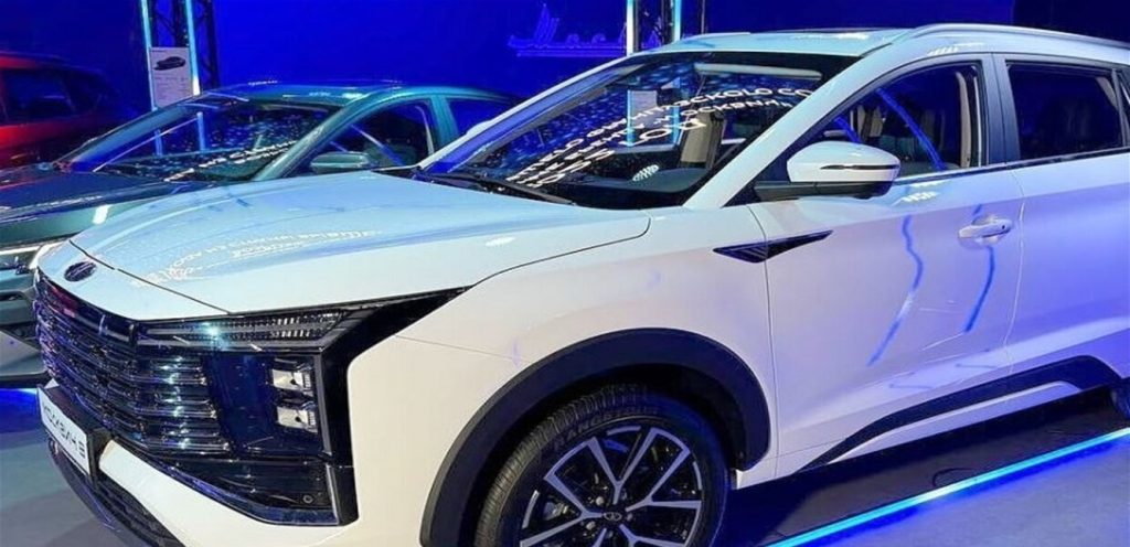 كواليس بيروت أنيقة ومتطورة... روسيا تكشف عن سيارة "Moskvich 8" الجديدة ...